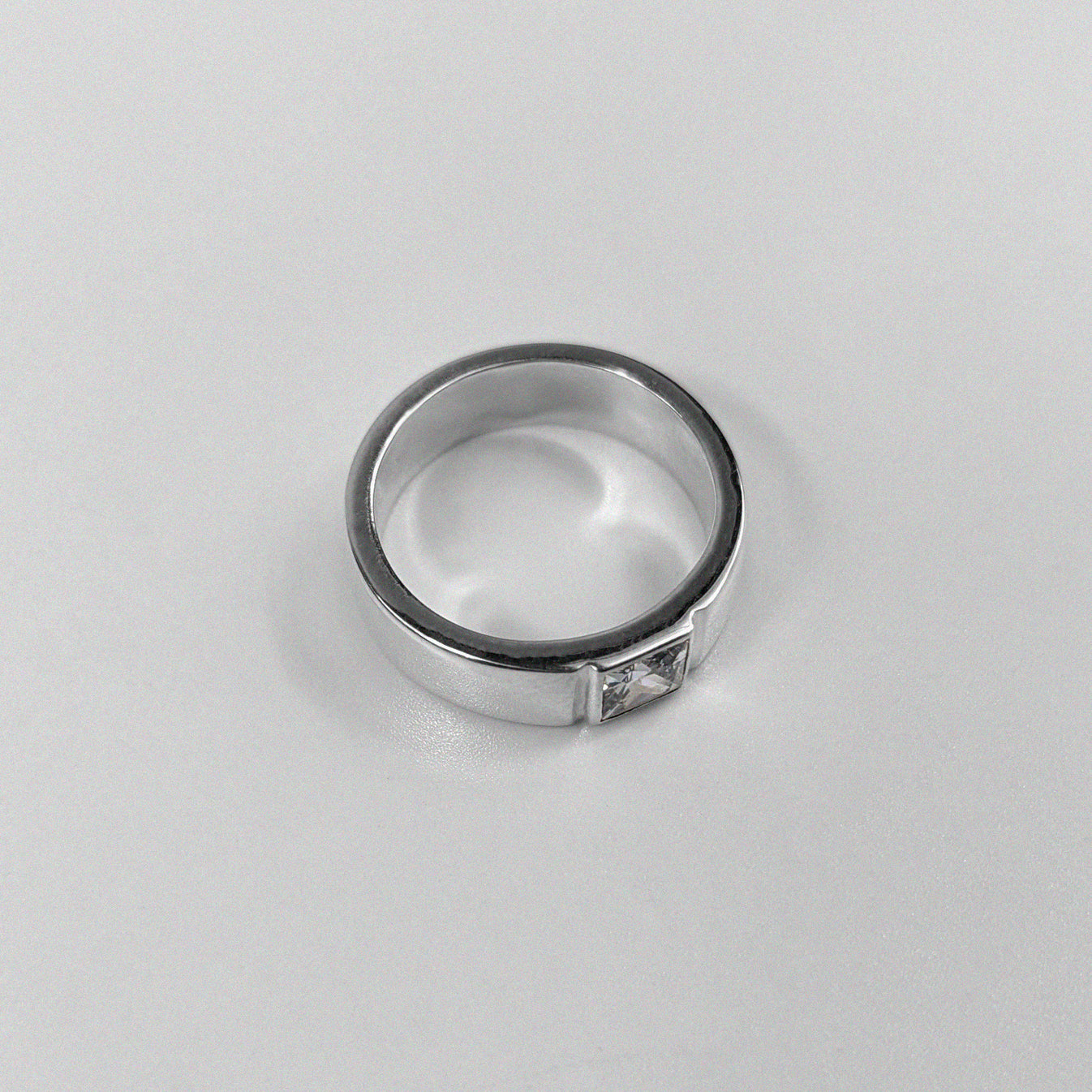 Meridian White Stone Ring – JUICE
